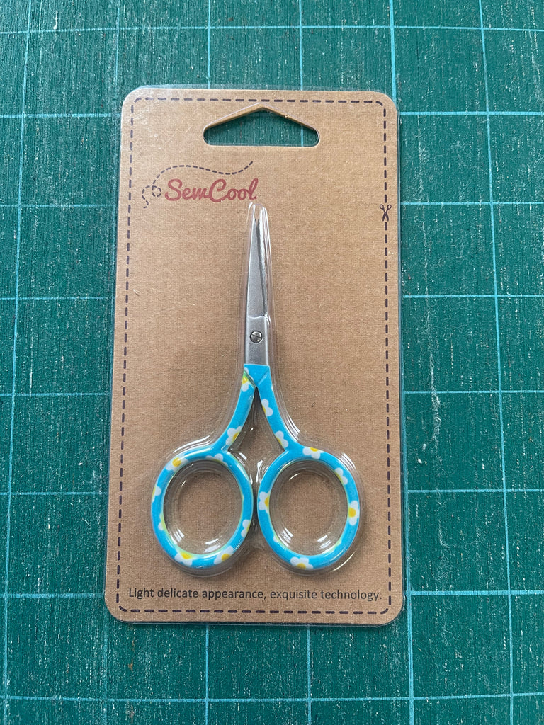 Fun embroidery scissors – Village Fabrics